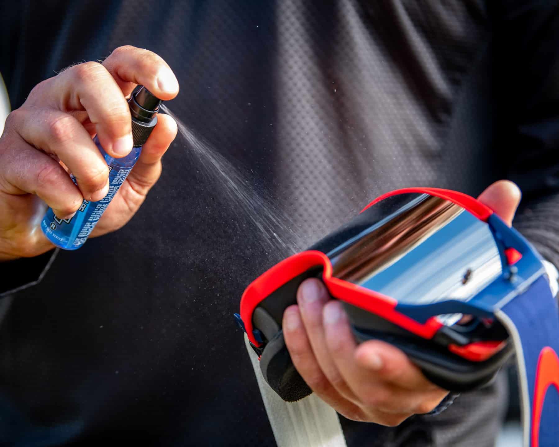 Muc-Off Visor, Lens & Goggle Cleaning Kit - bigbadbikes.com™